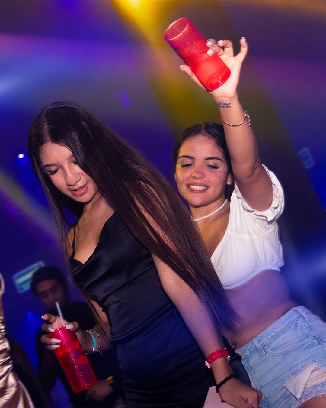 Reserva DAY PASS en Rakata, Day pass en Cancún | SUPERPASS