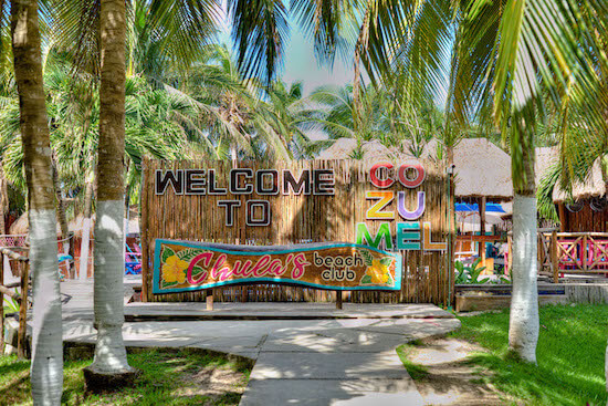 Reserva DAY PASS en Chulas Pool Party and Beach Bar, Day pass en ...